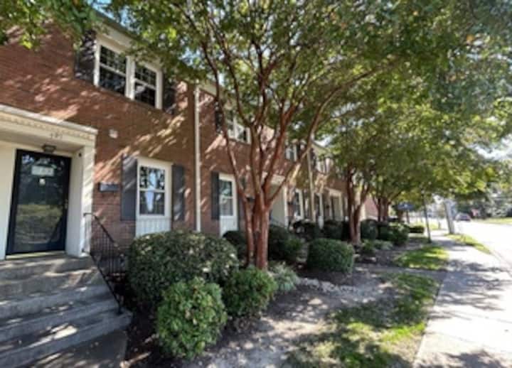 The Hampton Hideaway - Hampton, VA