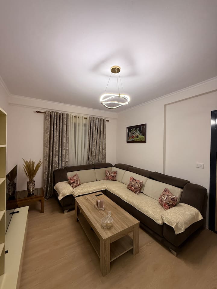 Nene Tereza Airport Apartment - Vorë