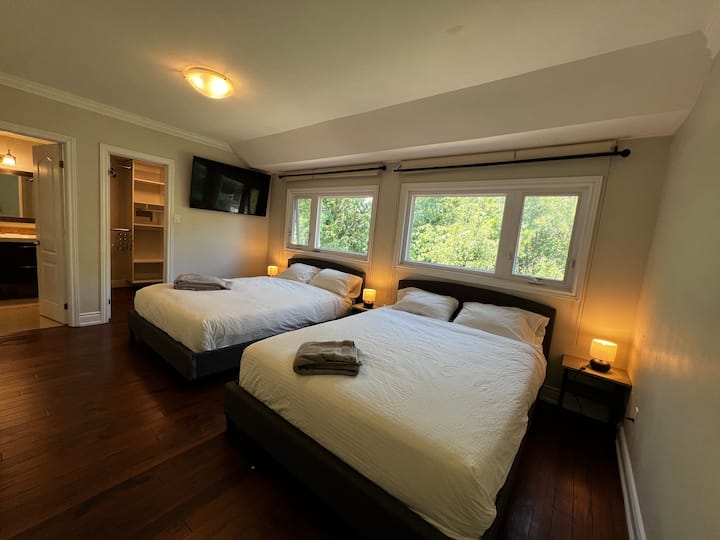 Spacious Renovated 3bdrm Home - Vaughan