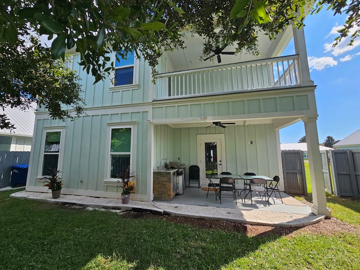 5br Group Retreat • 15 Min Beach • Sleeps 14 - Foley, AL