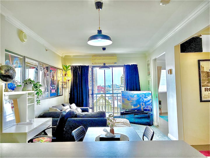 Central Perth Gem: Balcony Views & In-unit Laundry - Perth