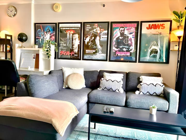 Central Perth Gem: Balcony Views & In-unit Laundry - Perth