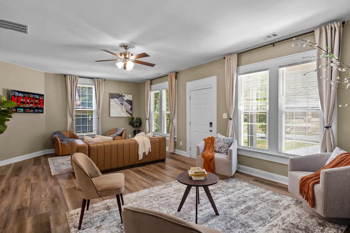 Southern Style| 10+| Spacious! - Lithonia, GA