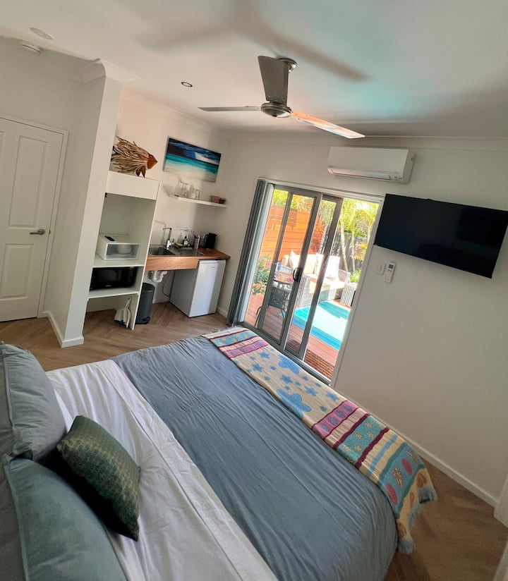 Driftwood Dreams At Cable Beach, Broome - Broome