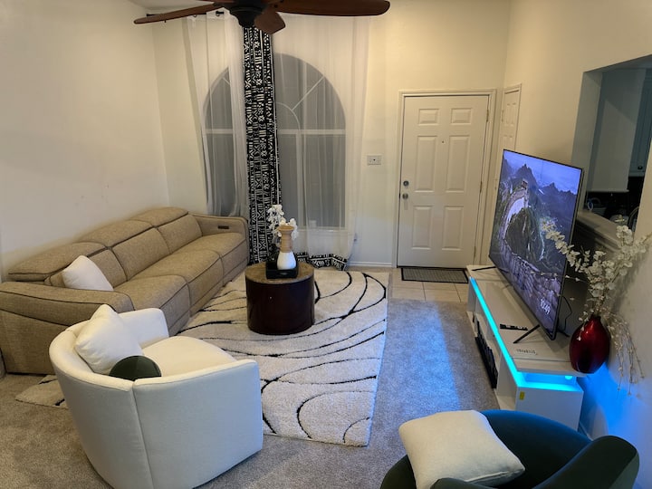 Stylish Retreat With Africantouch–warm&unique Stay - Lubbock, TX