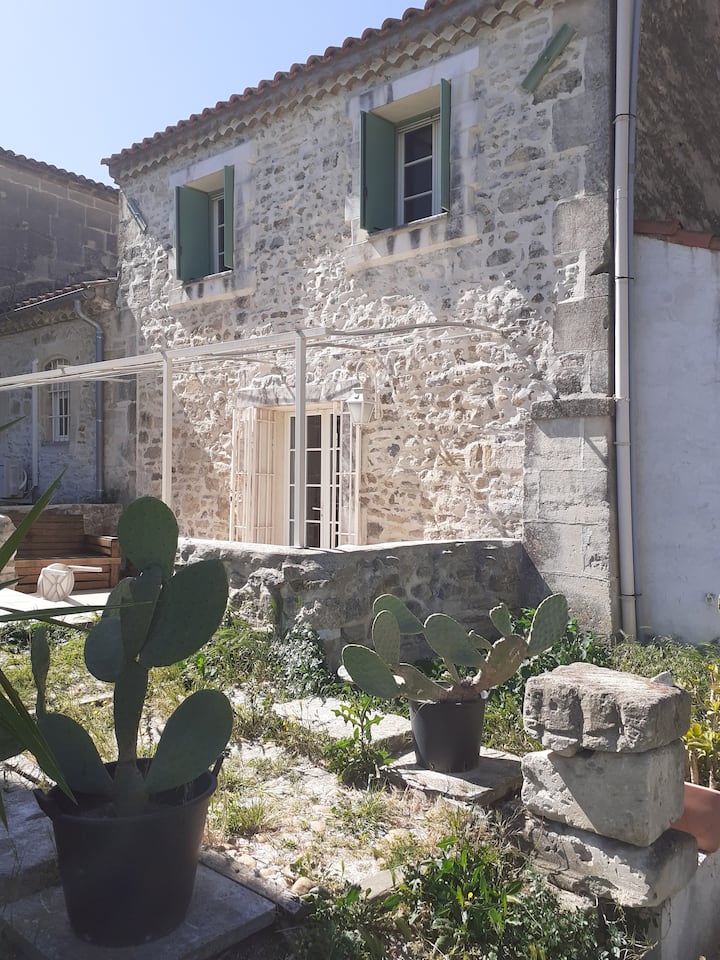 Bergerie En Pierre Dans Mas - Fontvieille