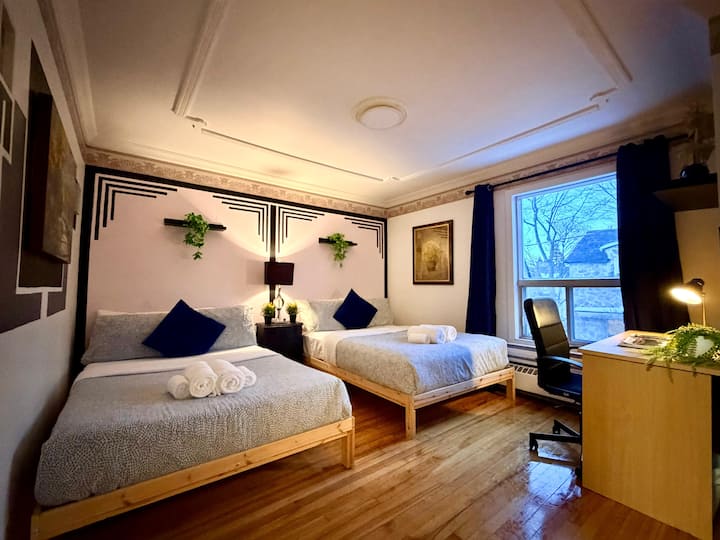 City Lights Loft - Free Parkings - Sleep 18 - Laval, Canada