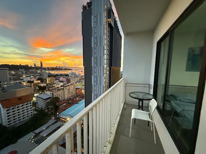 #008the Base公寓/大阳台户型/高层海景/市中心的中心/10分钟到海滩 - Pattaya City