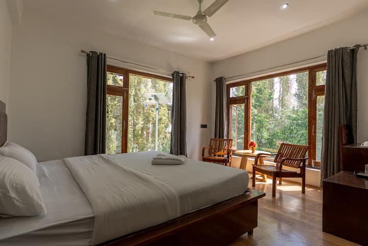 Upto 6-br En-suite - Leh