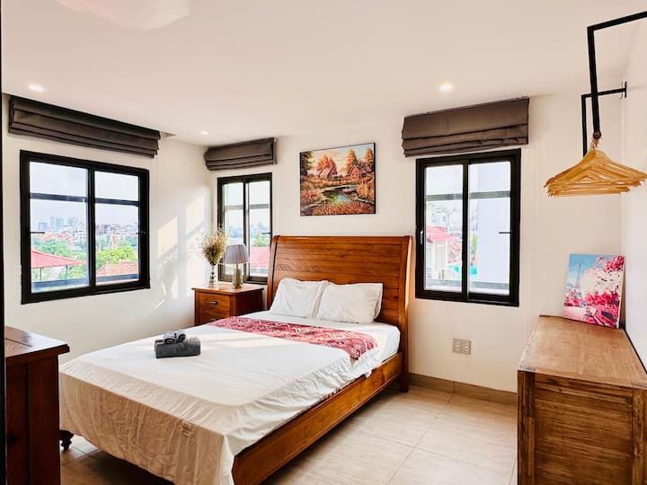 Lakeside Apartment/2brs - 2 Bathroom/ 15" Old Town - Hanoi