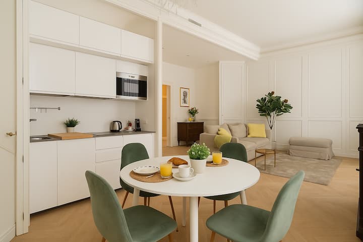 Master Suite Con Boiserie/ultra Wi Fi/ Ac/near Sea - イタリア トリエステ