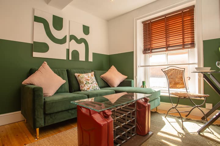 Stylish Steep Hill Apartment | Pass The Keys - Lincoln