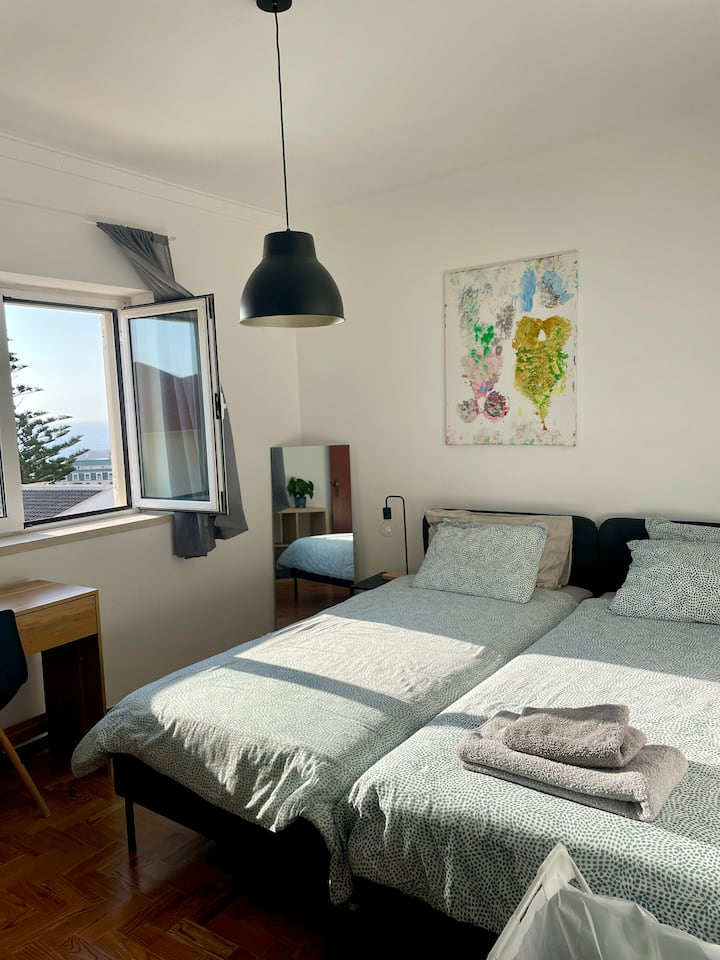 Beachfront Room In Shared Flat - Ericeira