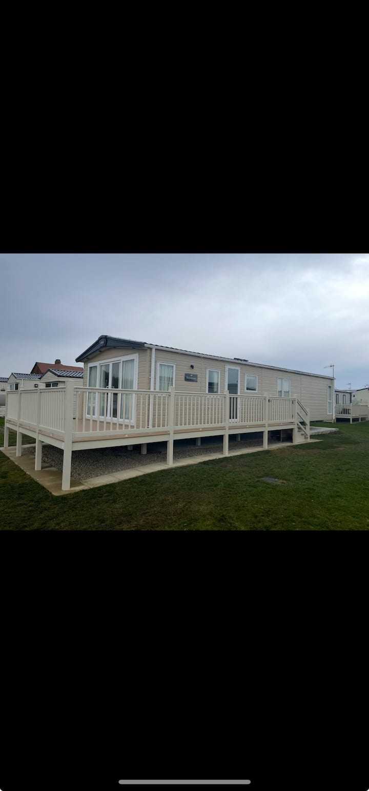 Fabulous Seaside Caravan Getaway. - Filey