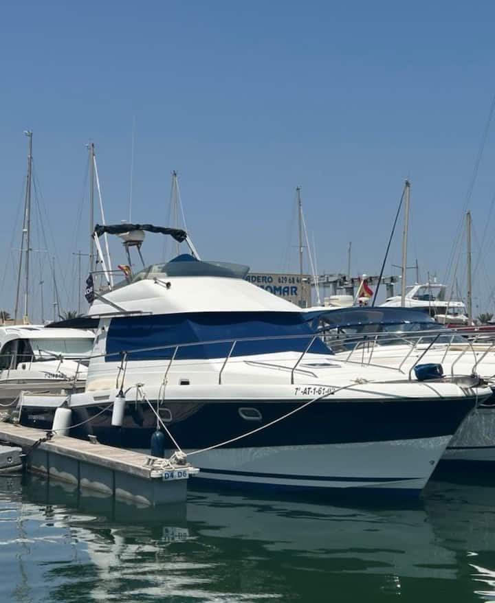 Yacht à Quai - Spanje