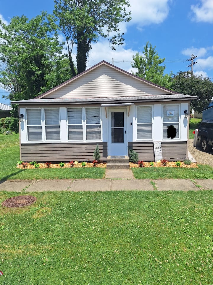 Ahr Haus At The Lake - Conneaut Lake, PA