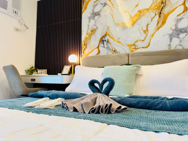 Grand Canal View Balcony | Cozy Staycation Netflix - Taguig