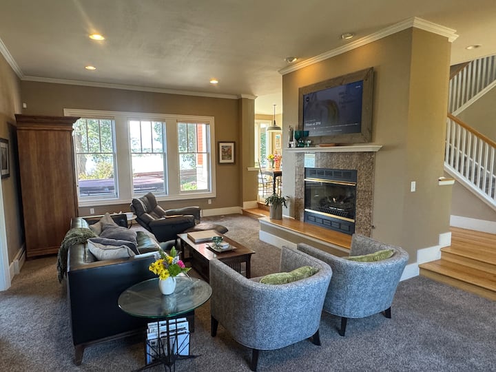 Lake Oasis With Mountain Views - Longmont, CO