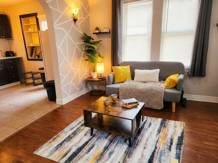 Windsor Gem - Pets, Office, Parking. - Windsor