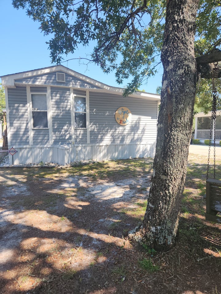 The Oyster And The Crab 2.5 Miles From Beach - Holden Beach Fishing Pier
