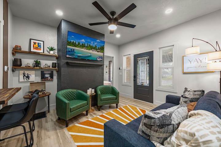 Stay Near Kc Stadiums And Historic Indy Square - Independence, MO