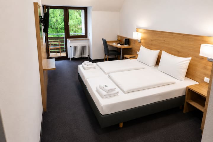 Hotel Room For 2 With Balkon Near Porsche Museum - 슈투트가르트