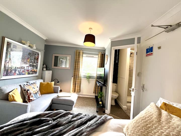 Double En-suite Close To City With Free Parking - Hereford