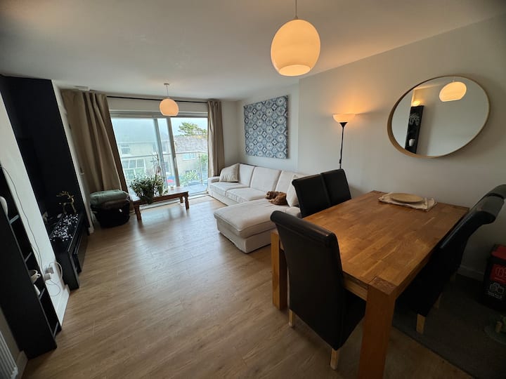Modern, Spacious Apartment In Town Next To Beaches - Mawgan Porth