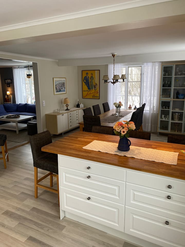 Stor Villa På Landet Med Vedeldad Bastu - Rimbo