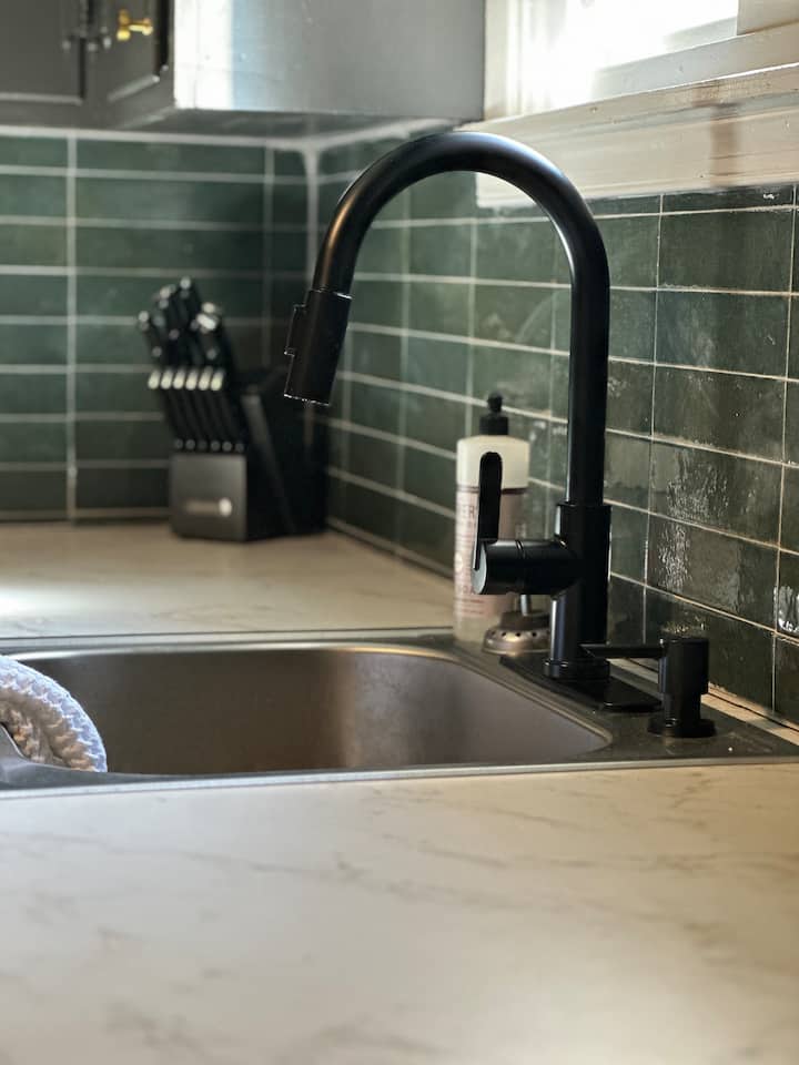 Cozy Hampton Getaway Near Hospitals + Selfcheck-in - Hampton, VA