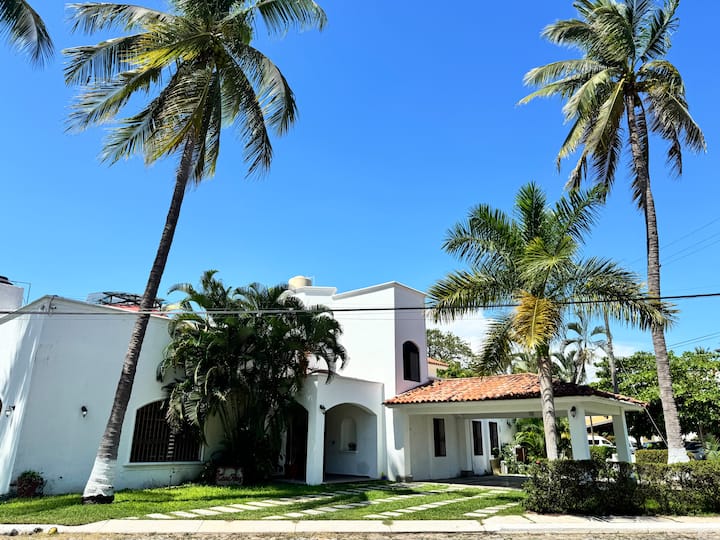 "Casa Grande Familiar" A Solo 1 Cuadra De La Playa - Manzanillo, Colima, Mexico