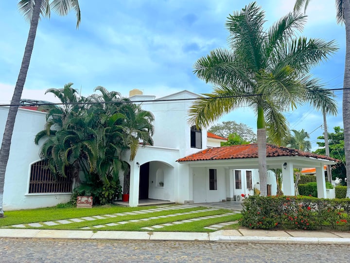 "Casa Grande Familiar" A Solo 1 Cuadra De La Playa - Manzanillo