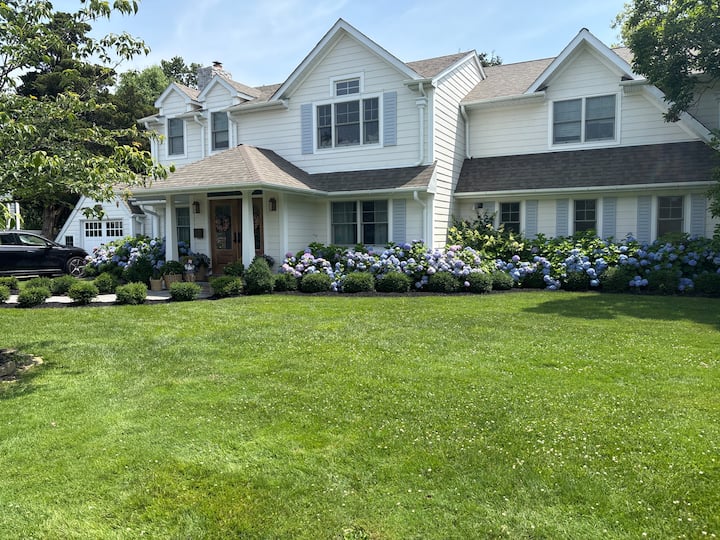 Hamptons Feel Mins From Bethpage - Massapequa, NY