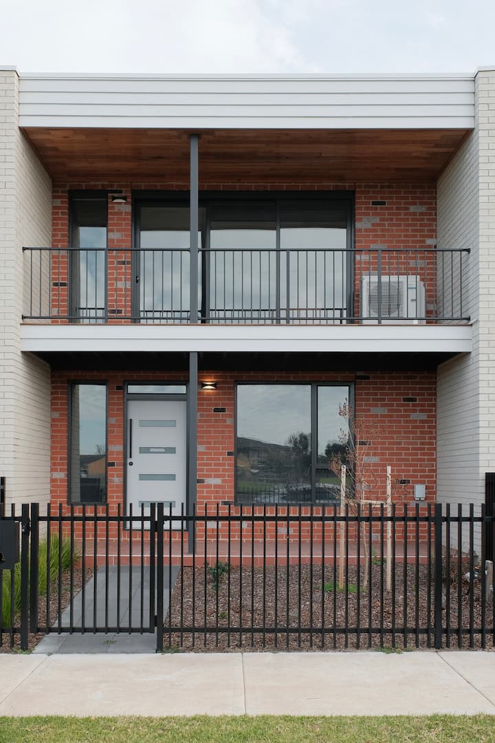 Luma Living- Eco-chic Townhouse Near Melbourne Cbd - Brooklyn