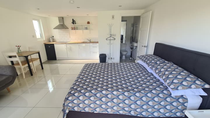 Spitfire Lodge, Easy Access To Port And Tunnel - Dover