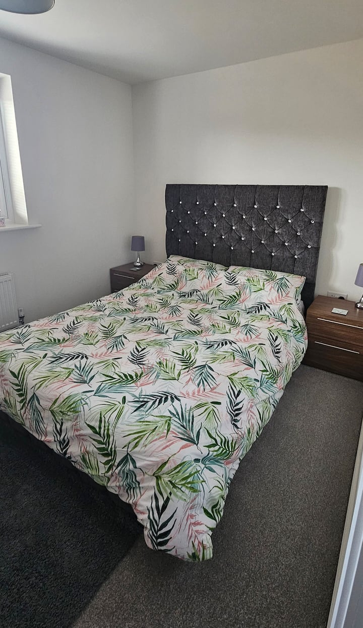 Modern Room With Private Bathroom - Worcester
