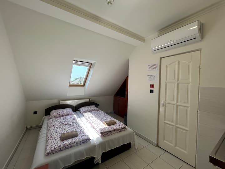 Emeleti 2 Fős Apartman (6) - Hajdúszoboszló