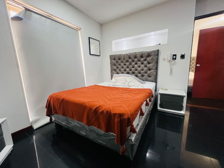 Casa De Lujo Con Piscina Y Turco Jardín Plaza - 산티아고데칼리