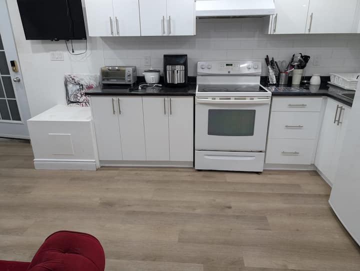 Basement Apartment/brampton - ブランプトン