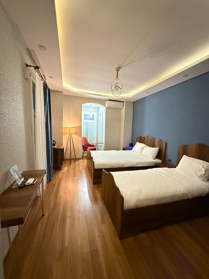 Cozy Triple Room 1 Minute Metro - イスタンブール