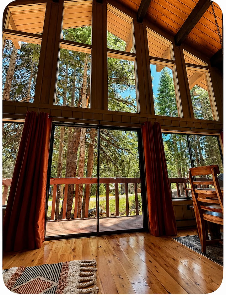 Tahoe Treehouse Cabin - Truckee, CA