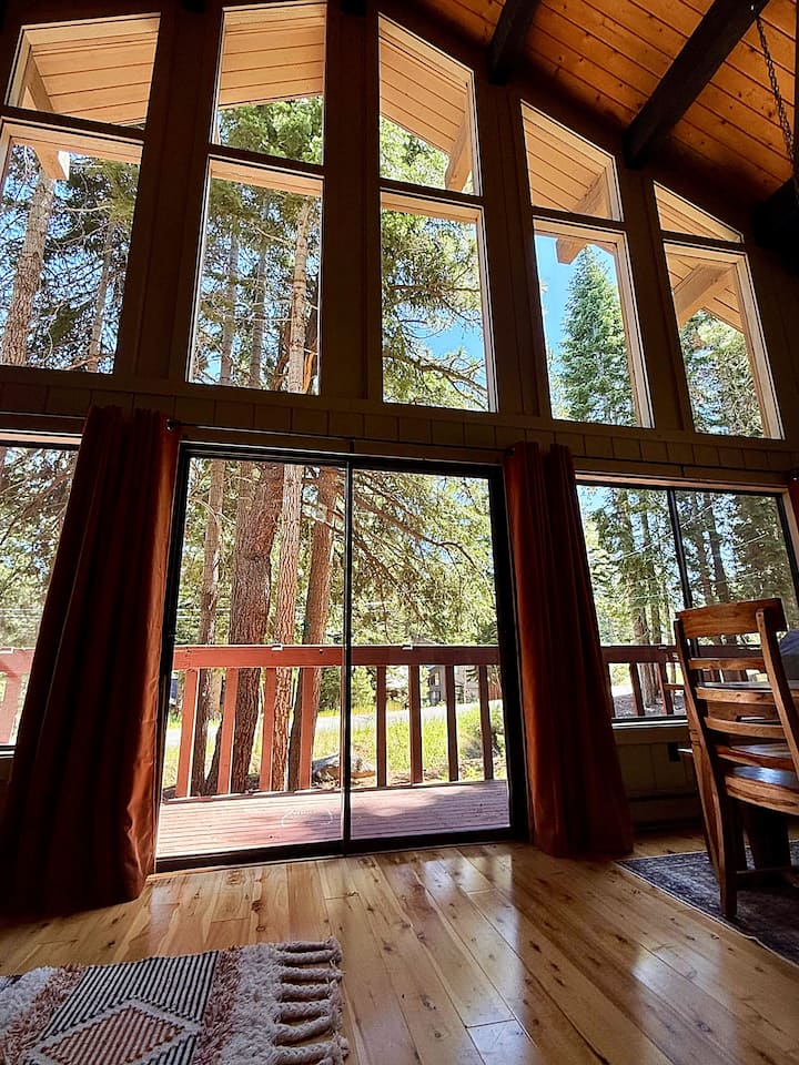 Tahoe Treehouse Cabin - Truckee, CA