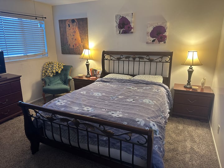 Master Suite In Citrus Heights - Citrus Heights, CA