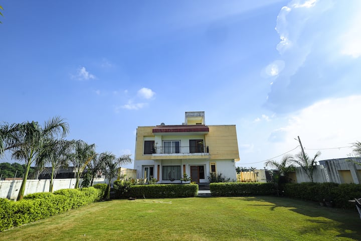 3bhk Farm W/indoor Pool, Jacuzzi, Hill View, Lawn - Jaipur