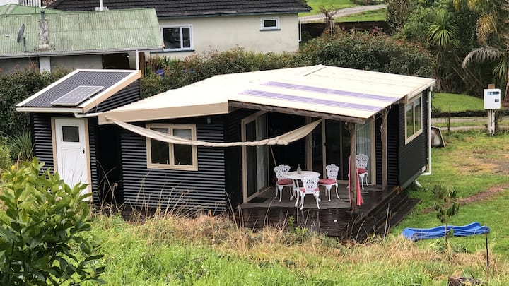 Riverside Road Cabin - Gisborne, New Zealand