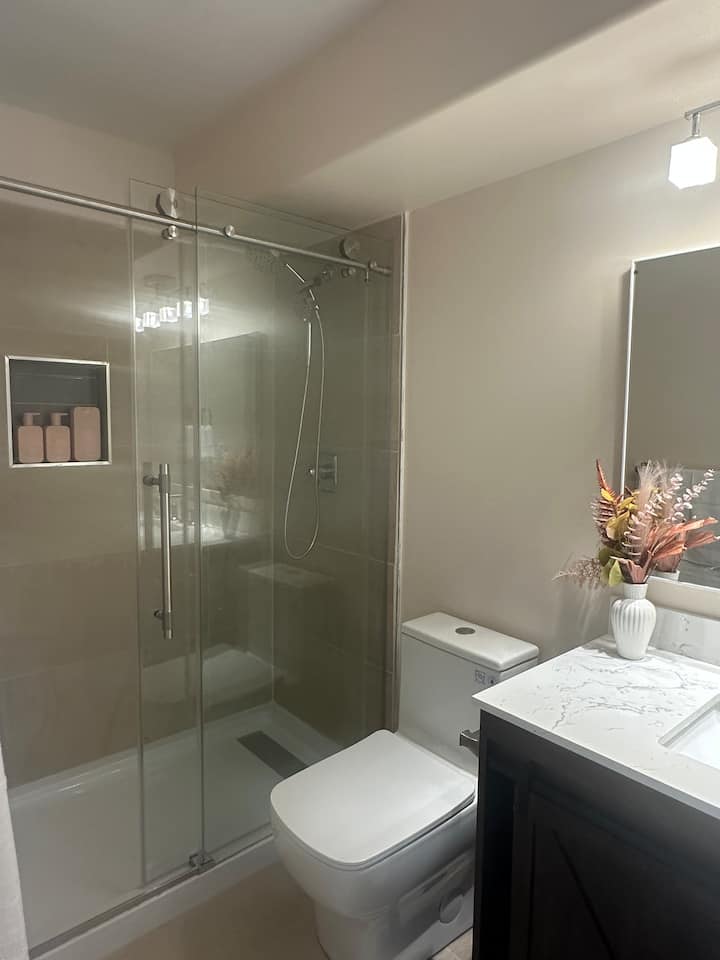 Cozy Studio Room + Private Bath - Hope