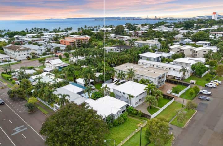 Retreat On Eyre - Townsville