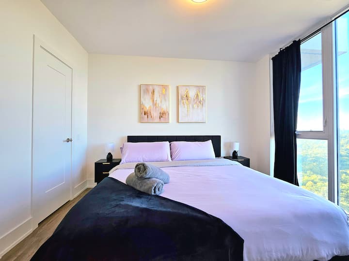Brand New Luxe With Panoramic View And Parking - Mississauga