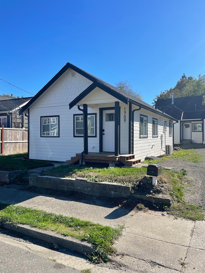 Great Home In A Small Package! - Bremerton, WA