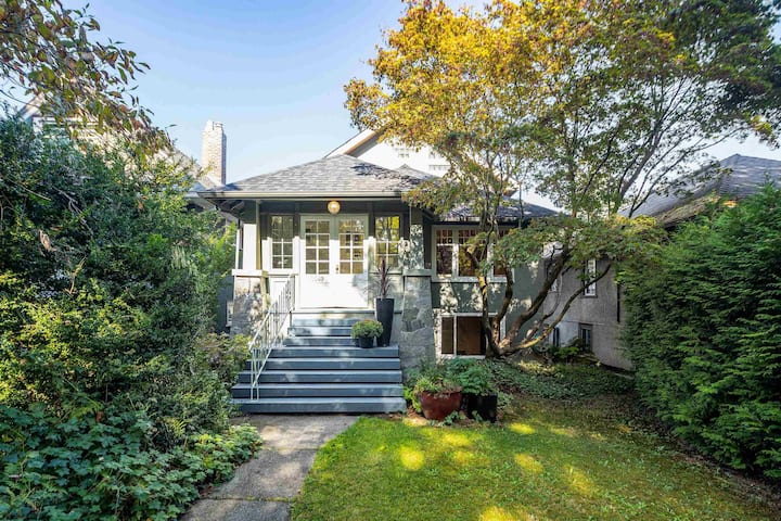 Joe & Erica’s Garden Nook - Vancouver